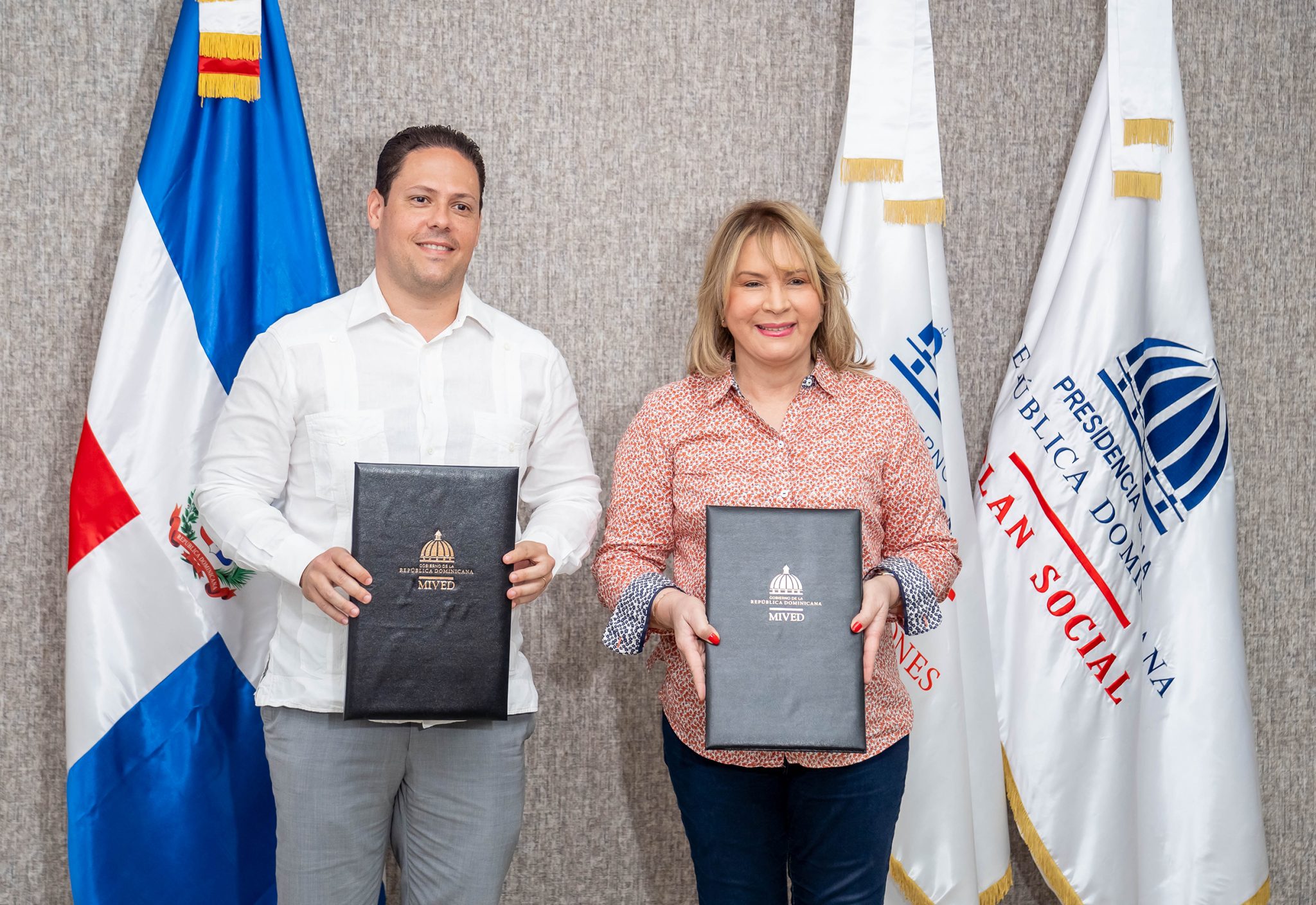 Ministerio de la Vivienda y Edificaciones y Plan Social firman convenio ... Ministerio de la Vivienda y Edificaciones y Plan Social firman convenio ...